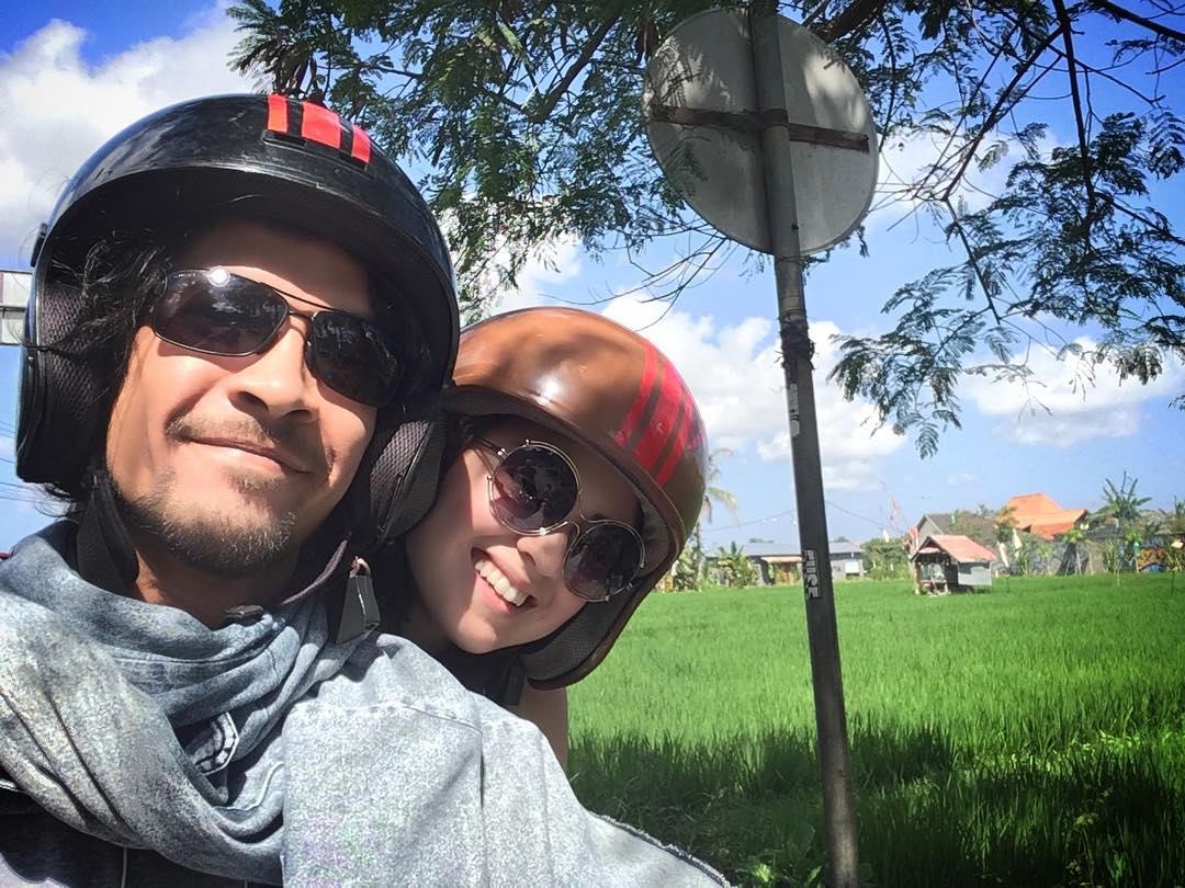 Naik Motor, Kebersamaan Edward Akbar & Kimberly Ryder Buat Baper