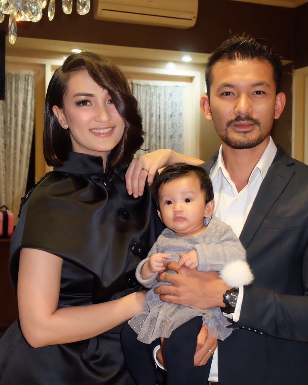 Rio Dewanto Lakukan Pemotretan Terbaru