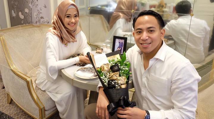 Jarang Disorot Media, Poppy Bunga Baru Saja Dapat Kejutan Romantis dari ...