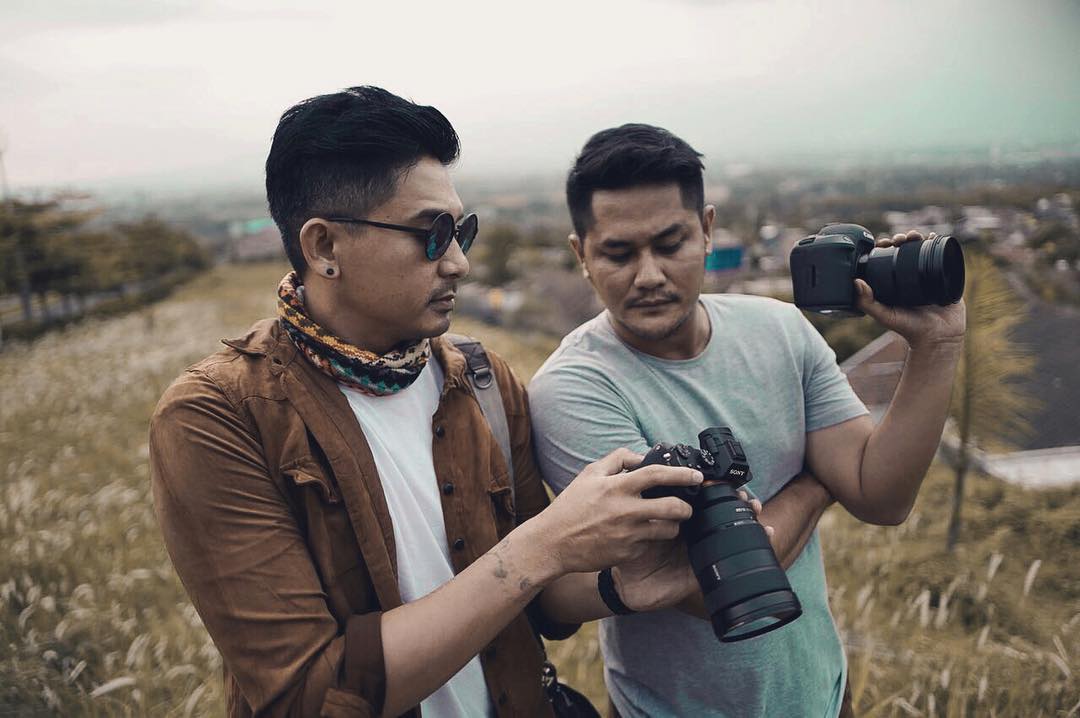 FOTO: Liburan Seru Keluarga Ryan Delon & Sharena, Asik Main Air di ...