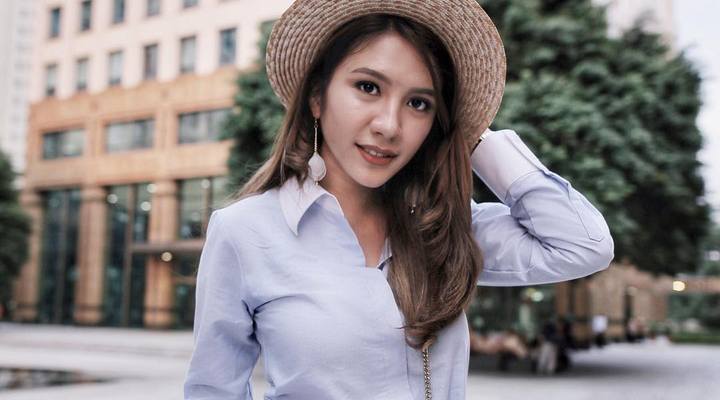 FOTO: Acha Sinaga Liburan ke Maluku, Pamer Bikini dan OOTD yang Kece Abis!