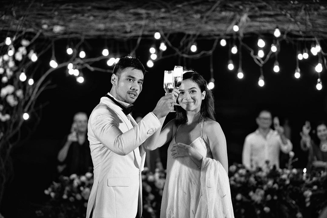 Sederhana Penuh Makna, Potret Hitam Putih Mesranya Chico Jericho ...