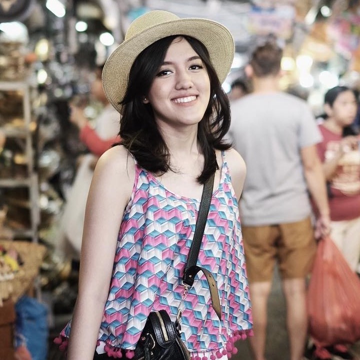 Artis Indonesia Dikenal Tajir Melintir: Ify Blink