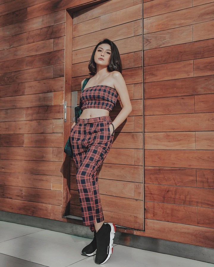 Tak Sungkan Tampil Seksi, Awkarin Juga Sering Dipuji Punya Body Goals