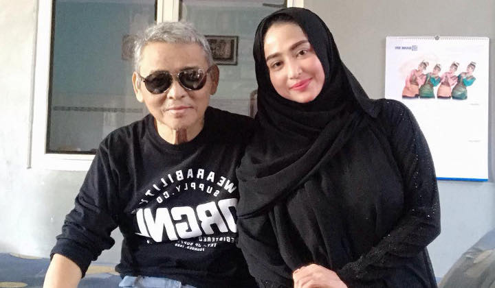 Terbang ke Jakarta, Ayah Dewi Persik Akan Jalani Operasi Cangkok Ginjal?
