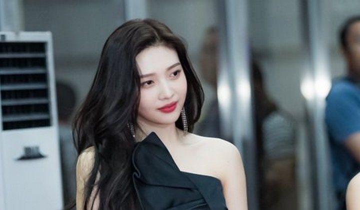Joy Didapuk Jadi Model Merek Kosmetik Tanpa Member Red Velvet Lain ...
