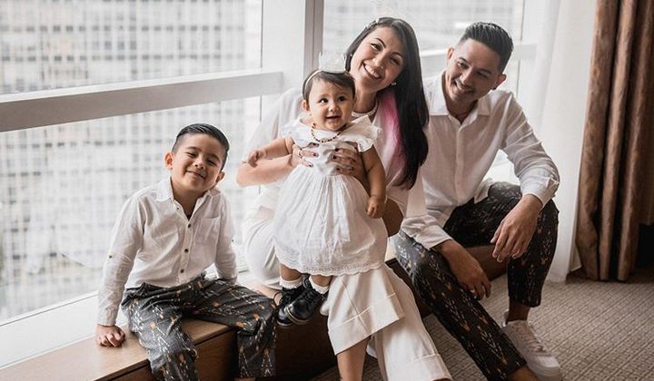 Belum Genap 1 Tahun, Putri Sharena dan Ryan Delon Jago Renang