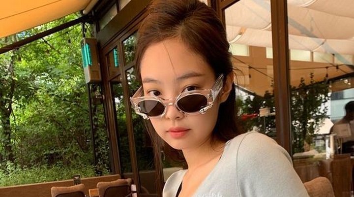 Cemberut dan Umbar Pinggang Ramping, Jennie BLACKPINK Dipuji Cantik Bak ...