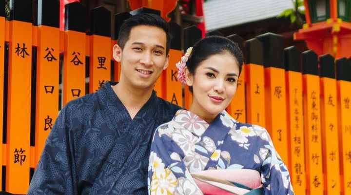 Main 'Couple Stuck Together Challenge' Bareng Suami, Nindy Disebut ...