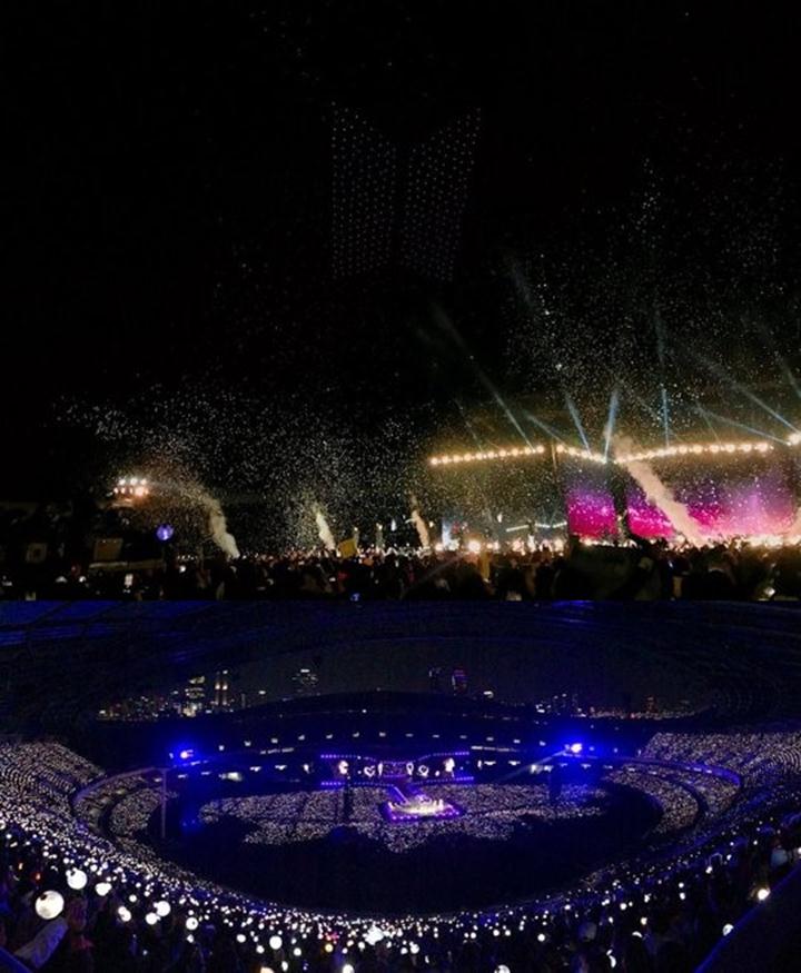 Kembali Konser di Jamsil Stadium Setelah 1 Tahun, Performance BTS ...