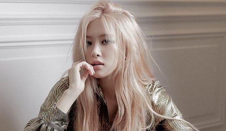 Curi Perhatian dengan Kaki Jenjangnya, Gaya Rambut Panjang Rose Malah ...