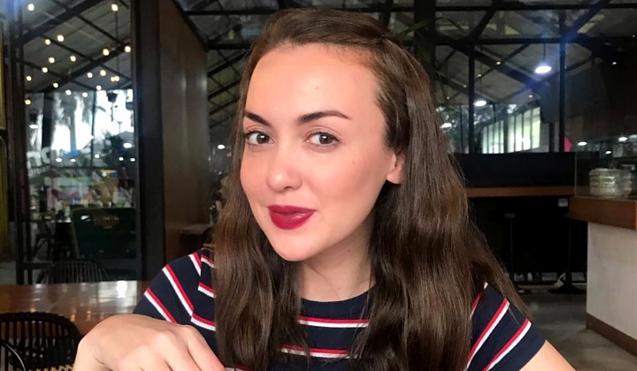 9 Tahun Menanti, Potret Rianti Cartwright Pamer Perut Hamil Bikin Gemas