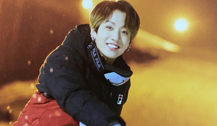 Aksi Jungkook Minta Maaf ke Ikan Bikin Fans 'Geleng-Geleng'