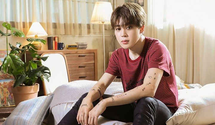 Kenakan Choker Chanel Saat Tampil di Golden Disc Awards, Jimin Sukses ...