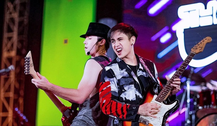 Ajun Perwira Unggah Foto Liburan Seru di Pantai, Stefan William Justru ...