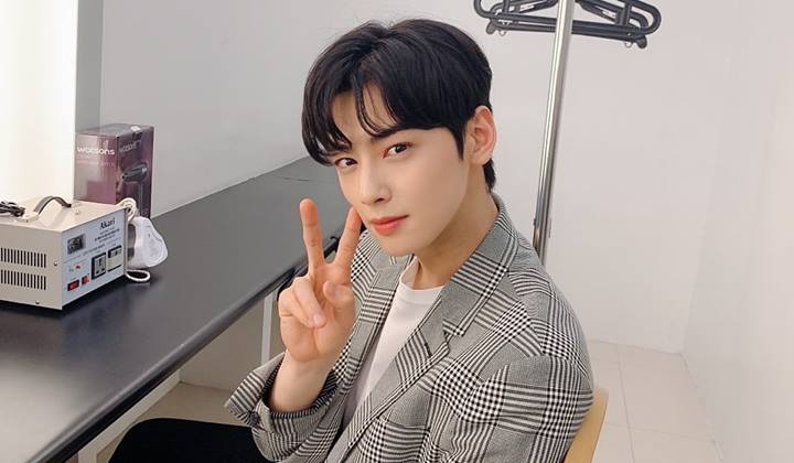 Cha Eun Woo Hampir Tak Dikenali di Pemotretan untuk Majalah GQ Korea