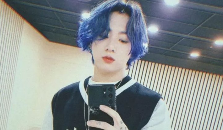 Semir Rambut Warna Biru, Jungkook BTS Langsung Trending Topik