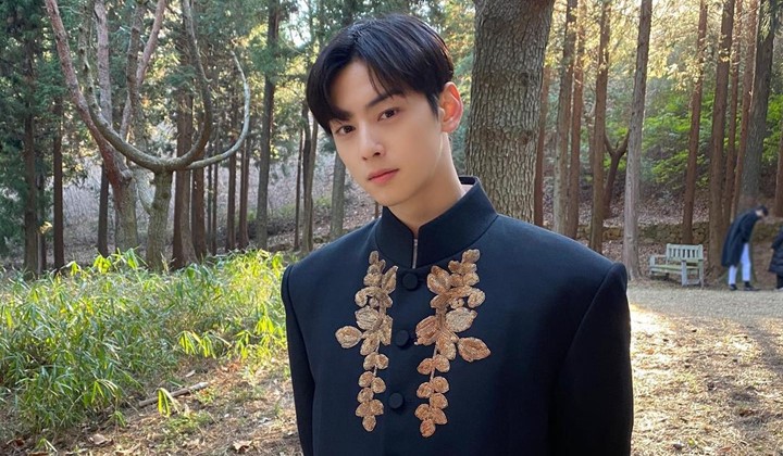 Semir Rambut Jadi Pirang, Cha Eun Woo Jadi Trending Topik