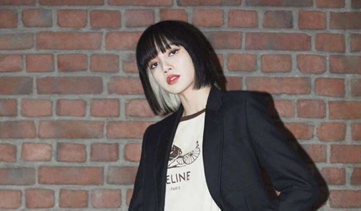 Lisa BLACKPINK Tampil Keren di Pemotretan Baru Bareng Brand CELINE