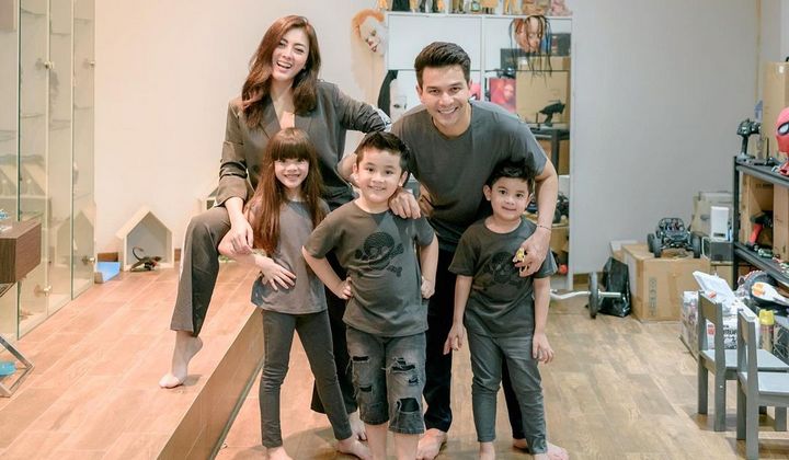 Khawatir Suami & Ririn Dwi Ariyanti, Istri Jonathan Frizzy Lepas Cincin ...