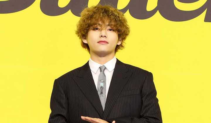 Usai Gaya Kriwil, V Bikin Terpana dan Langsung Trending dengan Rambut ...