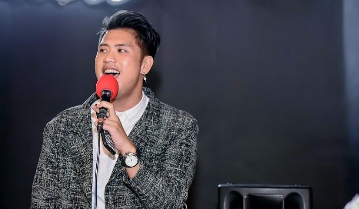 Kini Penuh Otot, Intip 7 OOTD Ricky Cuaca Yang Simpel Namun Berkelas