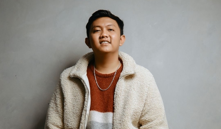 Bawa Pulang Piala ADI 2021, Denny Caknan Pamer Wajah Ganteng Dalam 8 ...