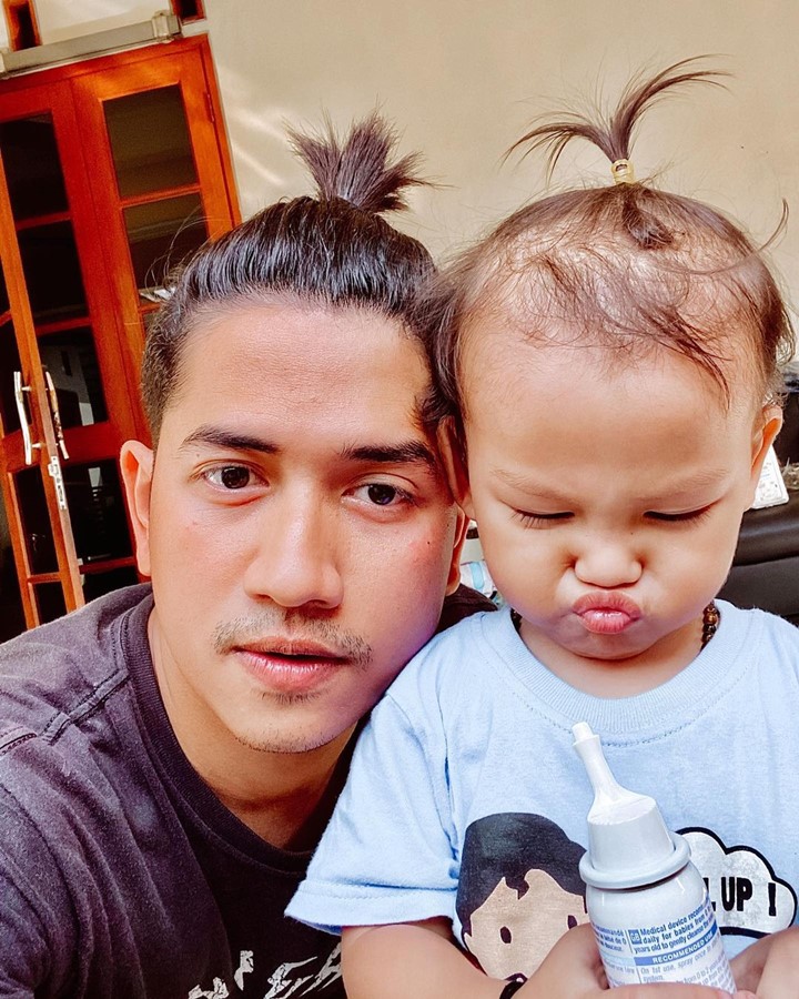 Tampil Kompak Dengan Kuncir Satu